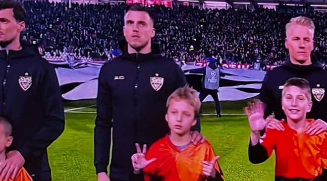 Dječak stao ispred Demirovića na Marakani i podigao tri prsta: Kako je ...